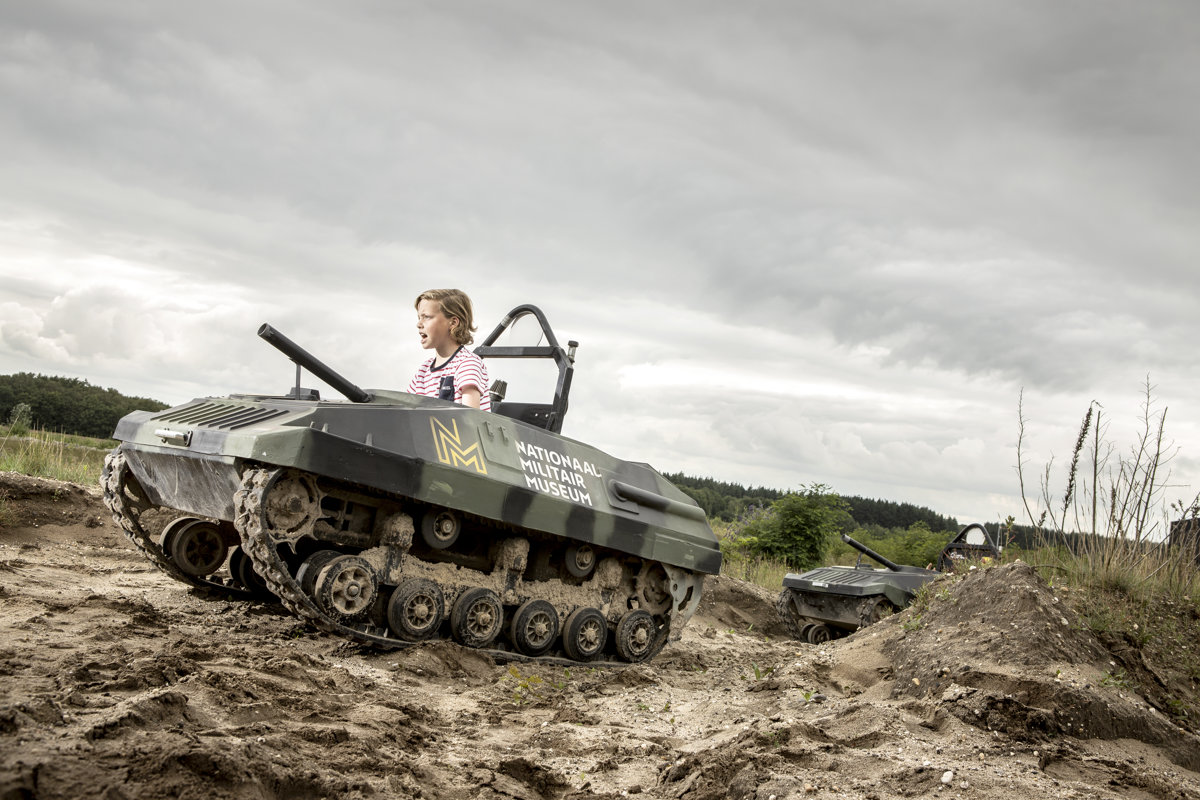 Mini-tank rijden | Museum/nl\